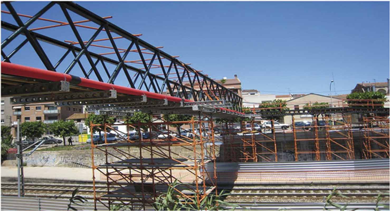 Pasarela peatonal sobre ferrocarril, Montmeló, Barcelona | INCYE Ibérica